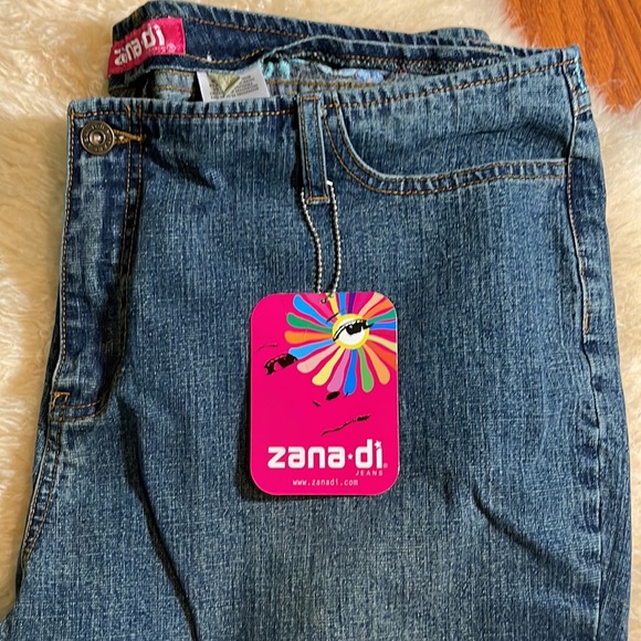 Zana Di | Jeans | Clearance Zane Di Capri Jeans Embroidered Flowers ...